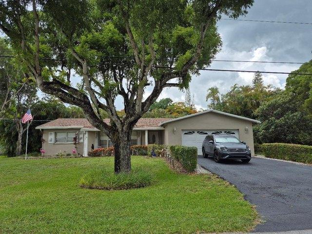 11500 SW 3rd St, Plantation, FL 33325