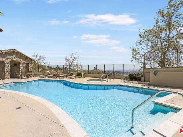 11507 Verona Dr, Unit U, Chatsworth, CA 91311 | MLS #26779