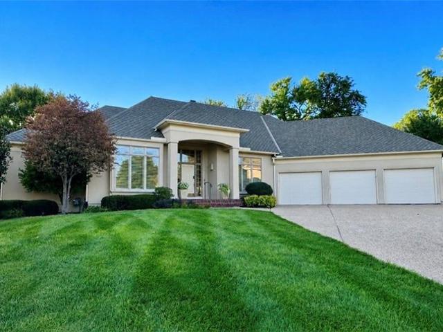 11507 Cedar St, Leawood, KS 66211