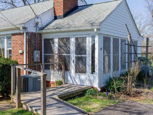 11504 Knolls Rd