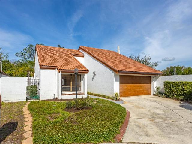 11508 Robles Del Rio Pl, Temple Terrace, FL 33617 | MLS #TB8495 | Compass