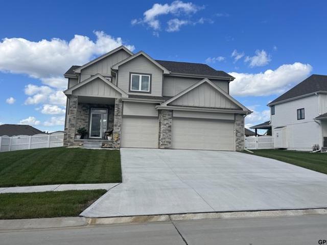 11508 Slayton St, Papillion, NE 68046