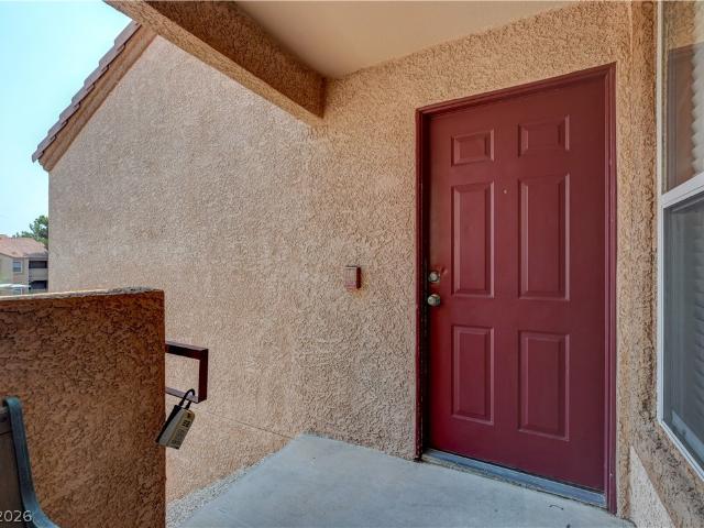1150 N Buffalo Drive 2033