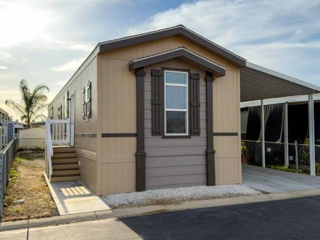 1150 N Kirby St Spc 131, Hemet, CA 92545