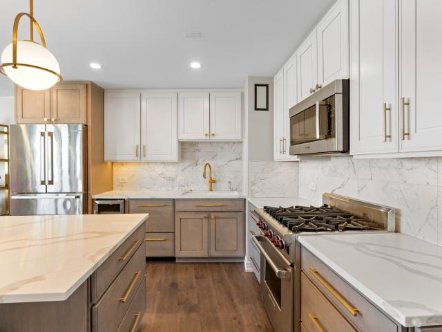 1150 N Lake Shore Drive # 21F