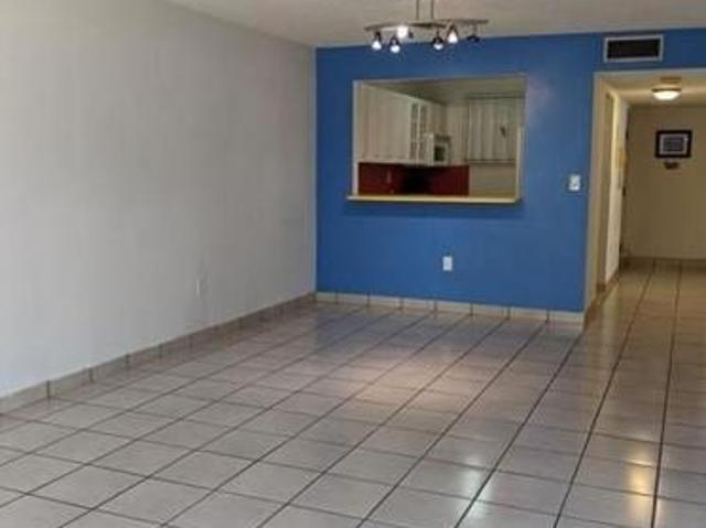1150 Collins Ave #204, Miami Beach, FL 33139