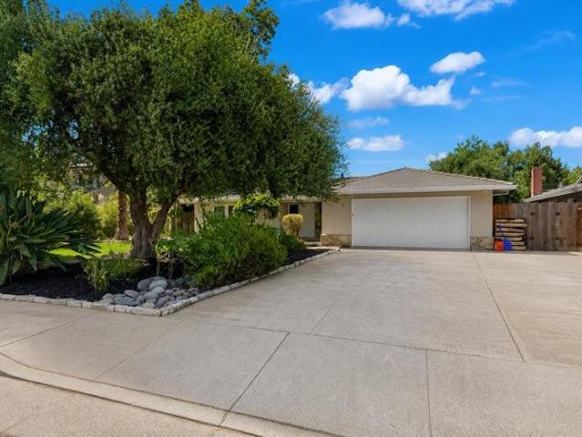 1150 E S Bear Creek Dr, Merced, CA 95340