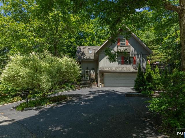 1150 Lakeside Drive