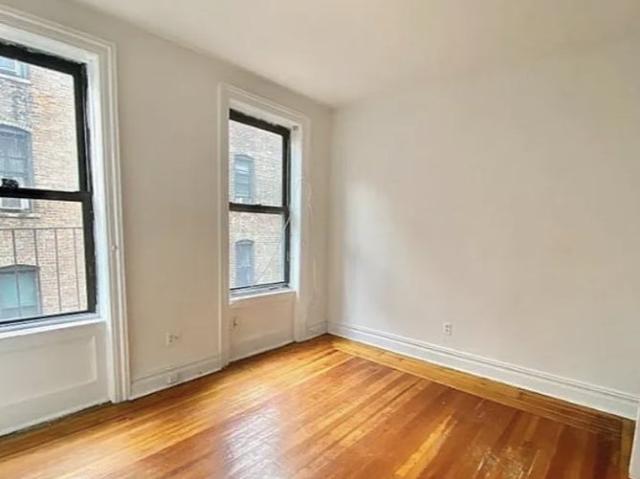 #1150 Large 3 bedroom/1 bath in Morningside Height
