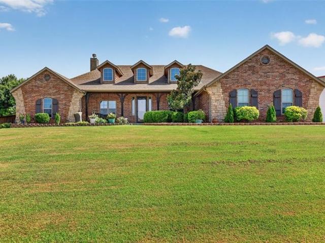 1150 Stone Crest Dr, Edmond, OK 73034
