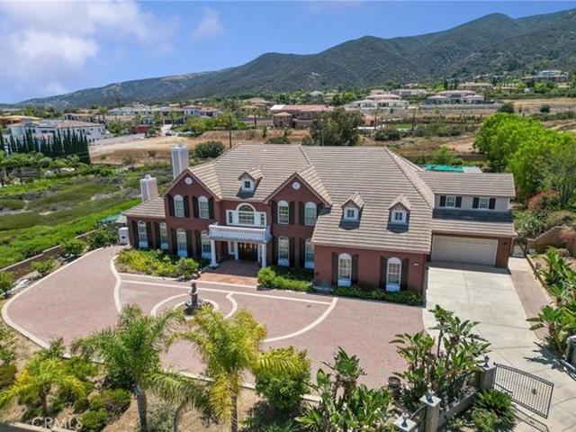 1150 Sandra Cir, Corona, CA 92881