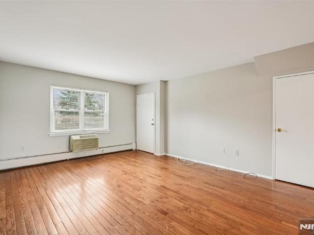 1150 Valley # 1B