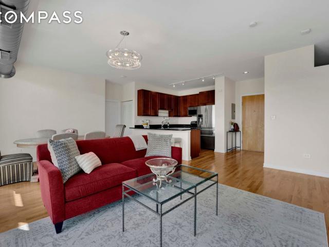 1150 W 15th St 418, Chicago, IL