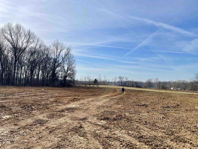 1150 W Main St, Atwood, TN 38220