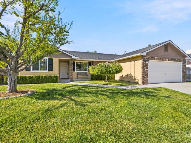 1150 W Newport Ct