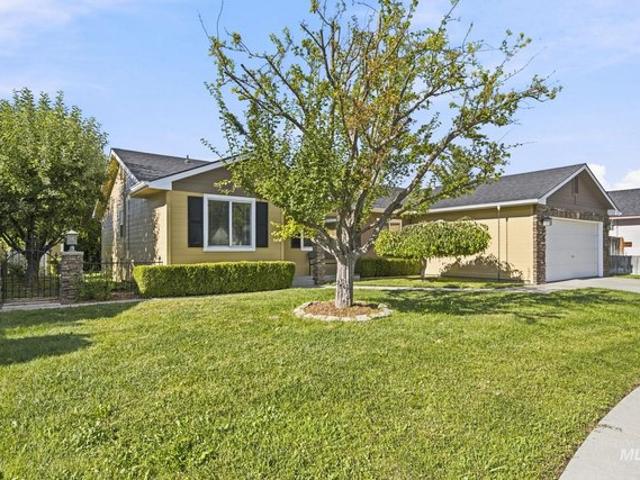 1150 W Newport Ct, Meridian, ID 83646