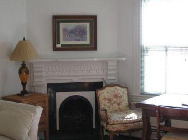 $1150 / 2br Bishop's Quarter's, Upper Level Newtown Historic Staunton