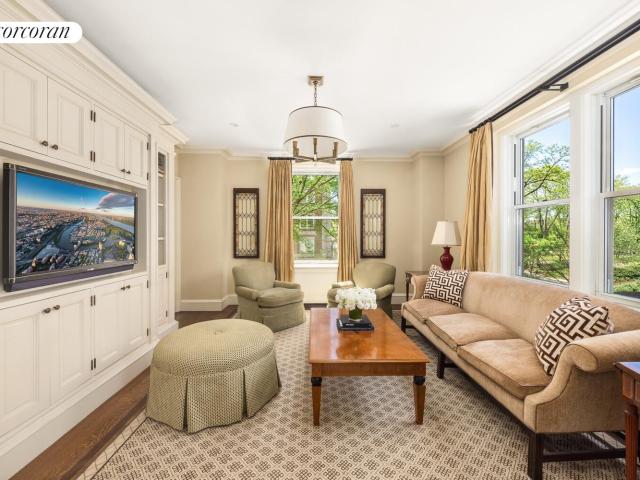 1150 5TH Avenue 3B/2B