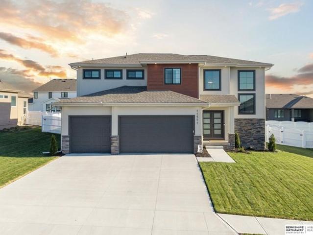 11511 Cooper St, Papillion, NE 68046