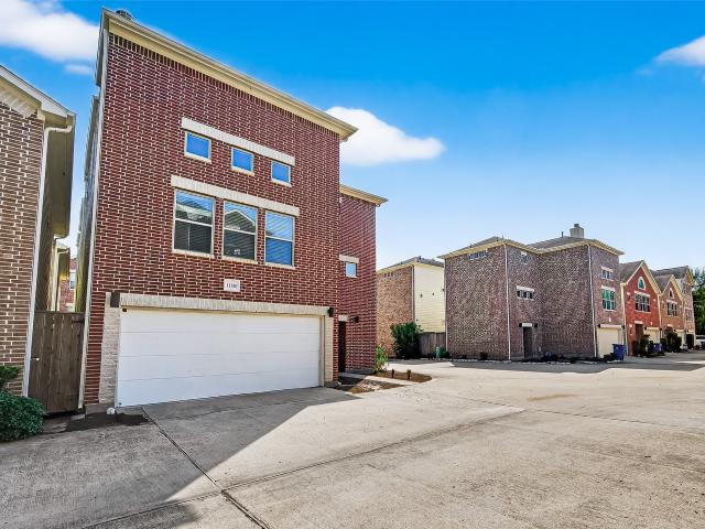 11511 Main Pine Dr, Houston, TX 77025 | MLS #20221 | Compass