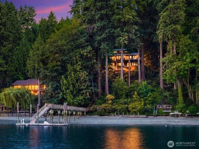 11515 Blue Heron Ln NE, Bainbridge Island, WA 98110