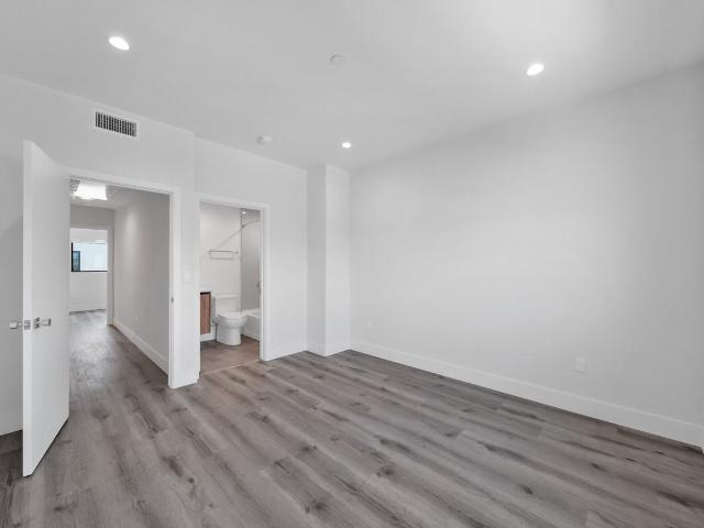 11516 Victory Studio Apartment for Rent at 11516 Victory Blvd, Los Angeles, CA 91606 Mid Town North Hollywood