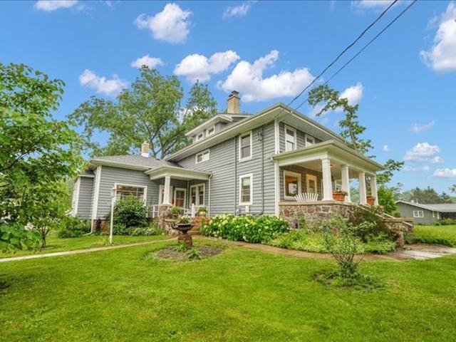 11516 Country Club Rd, Woodstock, IL 60098