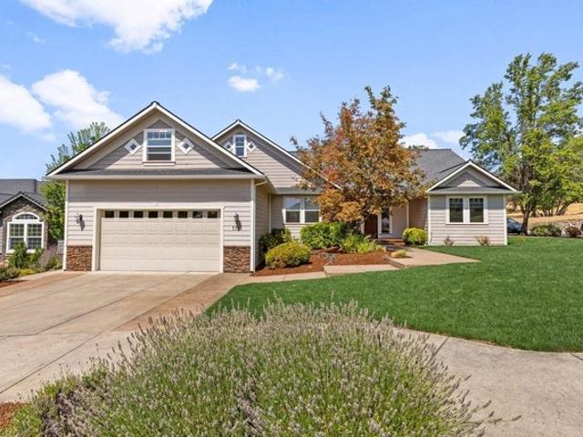 1151 Arrowhead Trl, Eagle Point, OR 97524