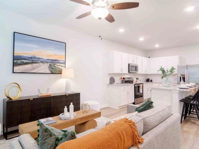 1151 Hunter Trail 44