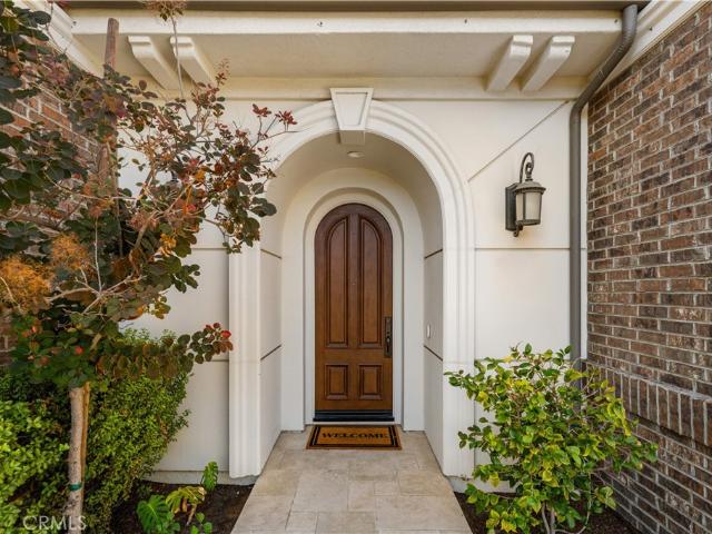 1151 Summit Oak