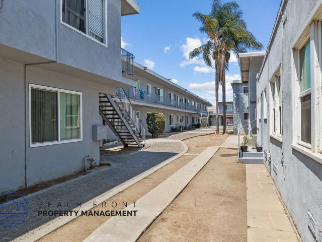 1151 1155 Walnut Ave. 2 Bedroom Apartment for Rent at 1151 Walnut Ave, Long Beach, CA 90813 Central Long Beach