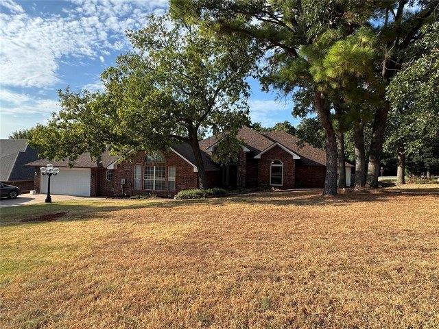 11527 Country Ln, Midwest City, OK 73130