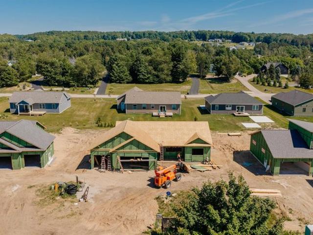 11527 S Sunset Dr, Empire, MI 49630