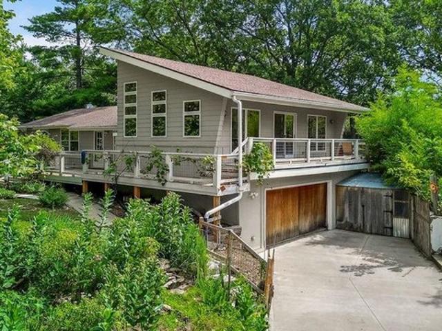 11525 S Clare Rd, Olathe, KS 66061