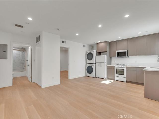 11526 Balboa Blvd 1/2