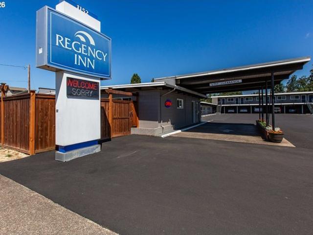 1152 Main St, Springfield, OR 97477