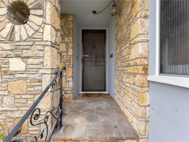 1152 N Cedar St, Glendale, CA 91207 | Compass