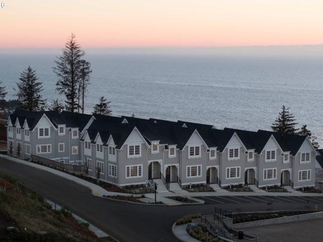 1152 ne seascape ave