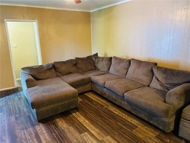 1152 E 4th Street