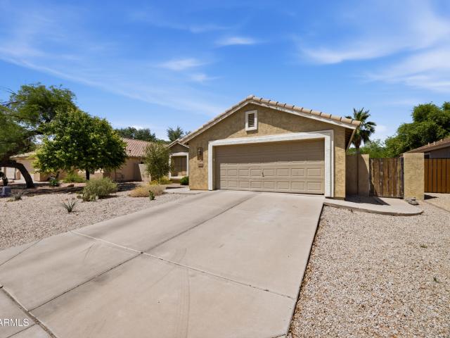 1152 E DEVON Drive