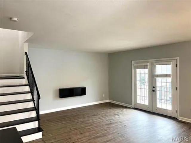 1152 Rue La Chelle Walk, Unit 1152, Creve Coeur, MO 63141 | MLS #26024 | Compass