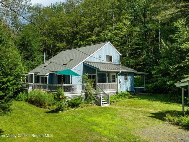 1152 Roaring Brook Ln, Fleischmanns, NY 12430
