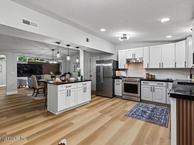 11534 Inez Dr, Jacksonville, FL 32218