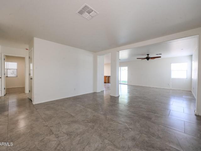 11538 W VOGEL Avenue