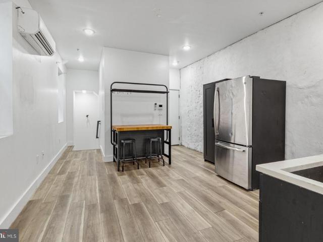 1153 N Front Street # 1R