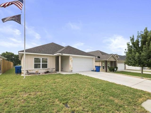1153 Norfolk Ln, Kerrville, TX 78028