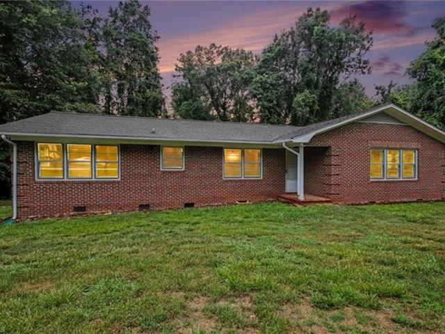 1153 Heathwood Rd, Randleman, NC 27317