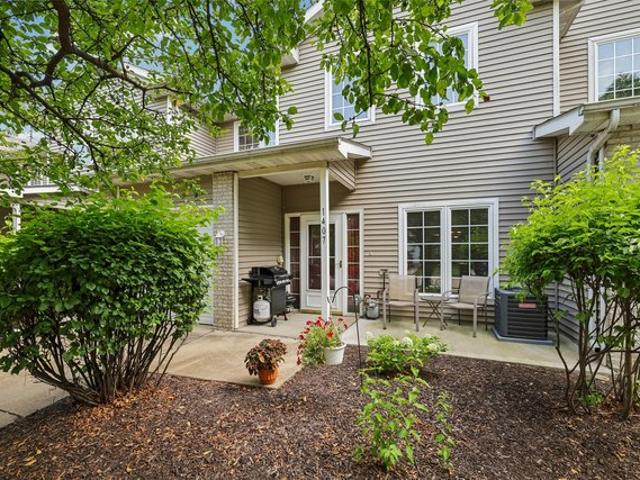 1153 S 52nd St Unit 1407, West Des Moines, IA 50265