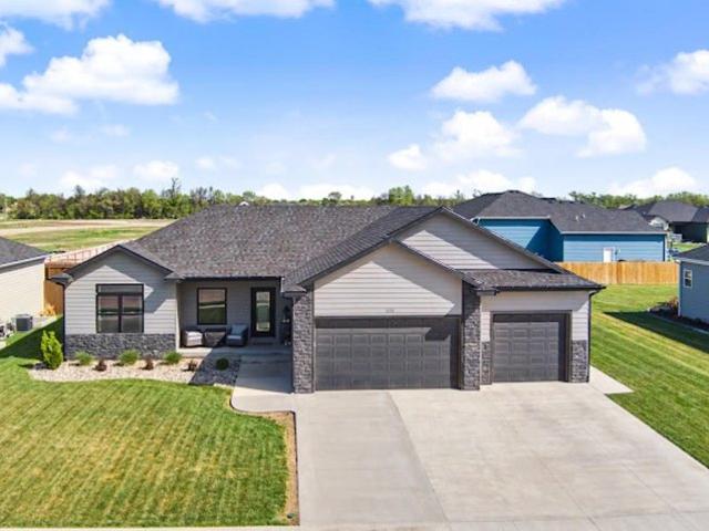 1153 Wet Stone Dr, Salina, KS 67401
