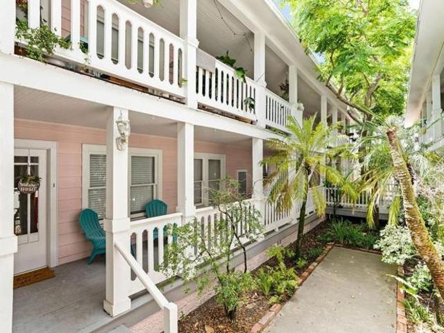 1153 34th Ave N #10, Saint Petersburg, FL 33704